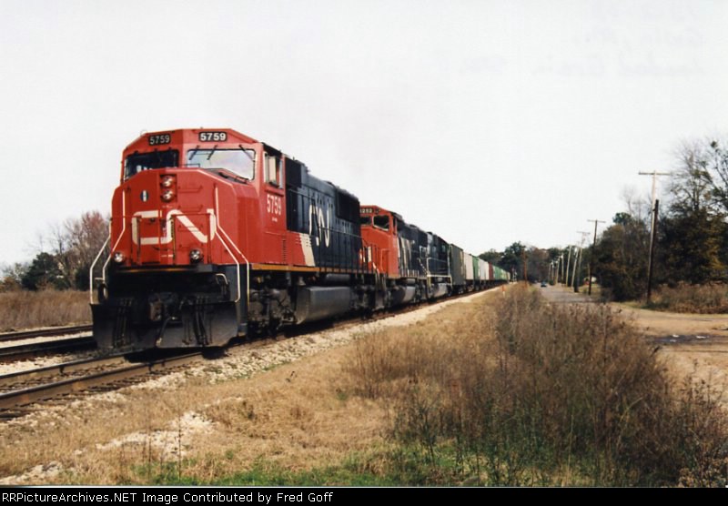 CN 5759 SOUTH LOADED GRAIN